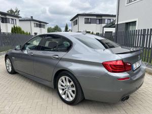 Pelēks BMW 525 2013 Viļņa, ar dzinēja tilpumu 2.00 L un nobraukumu 338 tūkst. km par 9850 €, foto 4 vietnē AUTOMOTO.COM.LV