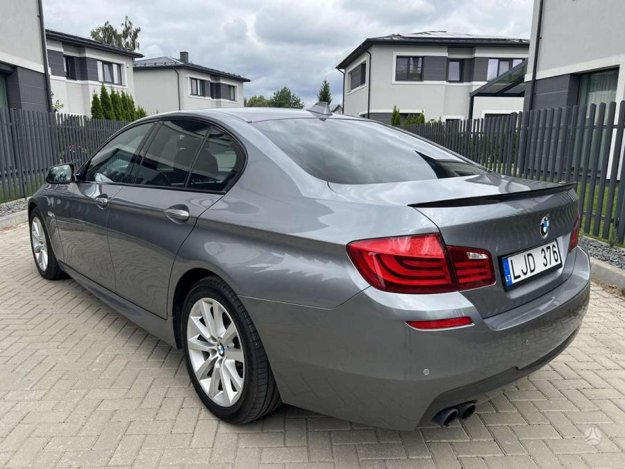 Pelēks BMW 525 2013 Viļņa, ar dzinēja tilpumu 2.00 L un nobraukumu 338 tūkst. km par 9850 €, foto 5 vietnē AUTOMOTO.COM.LV
