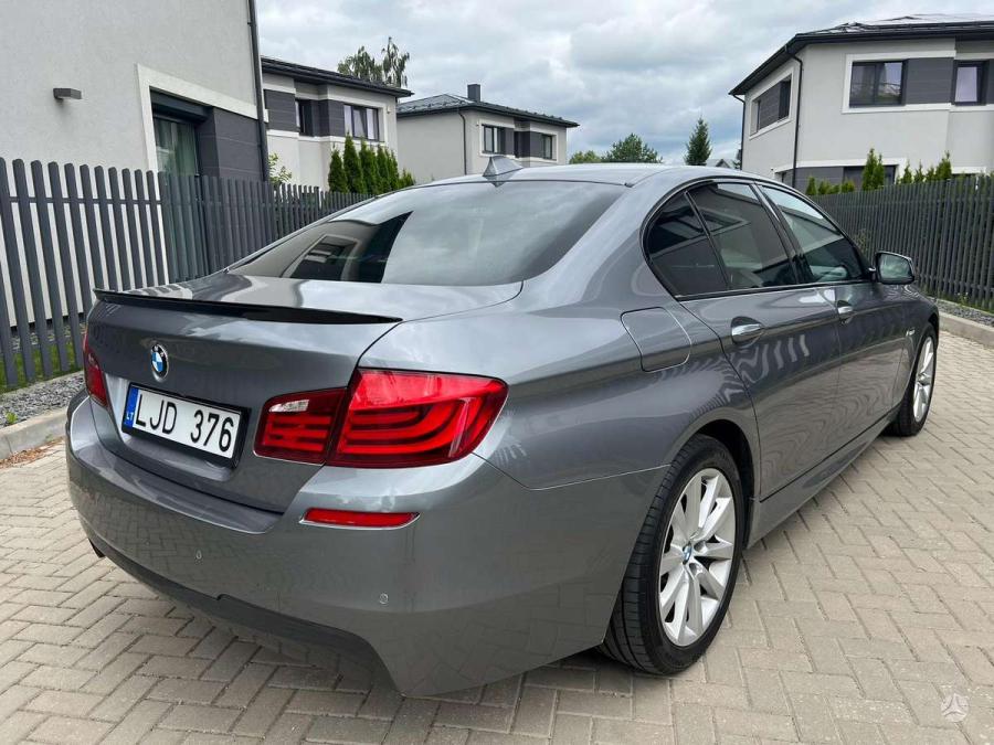 Pelēks BMW 525 2013 Viļņa, ar dzinēja tilpumu 2.00 L un nobraukumu 338 tūkst. km par 9850 €, foto 6 vietnē AUTOMOTO.COM.LV
