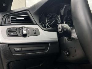 Pelēks BMW 525 2013 Viļņa, ar dzinēja tilpumu 2.00 L un nobraukumu 338 tūkst. km par 9850 €, foto 17 vietnē AUTOMOTO.COM.LV
