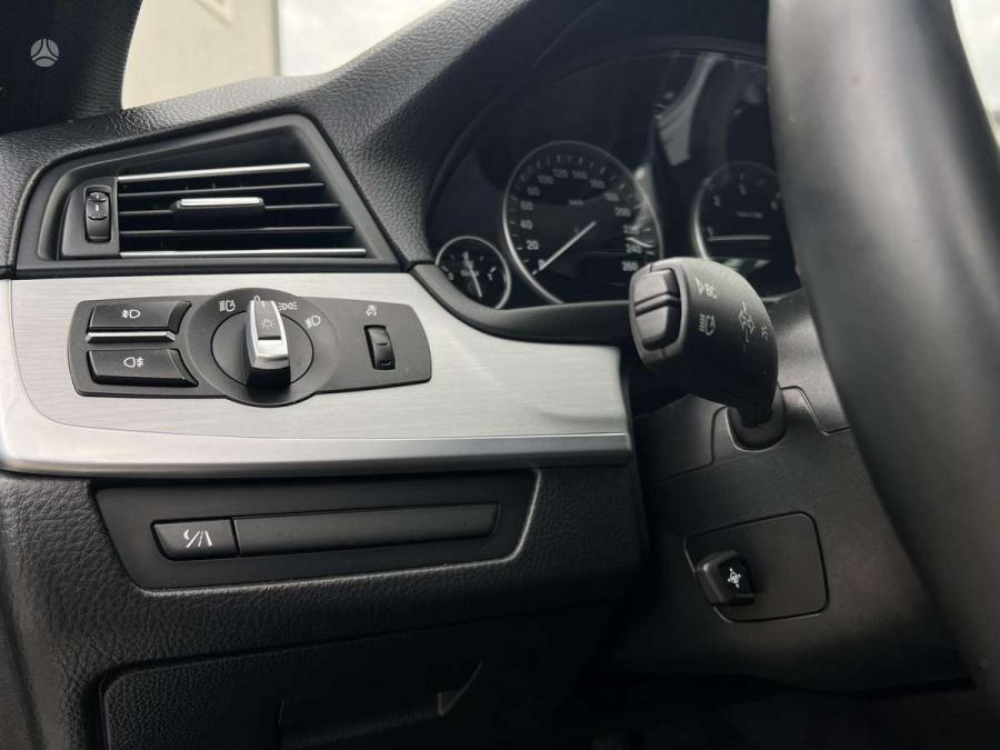 Pelēks BMW 525 2013 Viļņa, ar dzinēja tilpumu 2.00 L un nobraukumu 338 tūkst. km par 9850 €, foto 17 vietnē AUTOMOTO.COM.LV