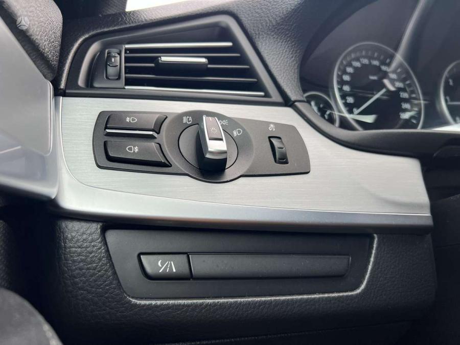Pelēks BMW 525 2013 Viļņa, ar dzinēja tilpumu 2.00 L un nobraukumu 338 tūkst. km par 9850 €, foto 18 vietnē AUTOMOTO.COM.LV