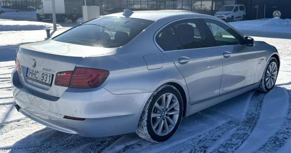 Grey BMW 525 2014 in Vilnius, with an engine capacity of 2.00 L and mileage of 267 thousand km for 8700 €, photo 6 on AUTOMOTO.COM.LV