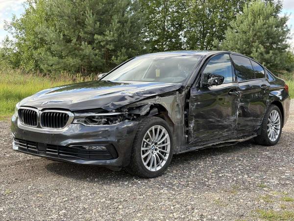 Grey BMW 525 2017 in Ukmerge, with an engine capacity of 2.00 L and mileage of 138 thousand km for 9300 €, photo 3 on AUTOMOTO.COM.LV
