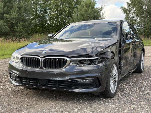 Grey BMW 525 2017 in Ukmerge, with an engine capacity of 2.00 L and mileage of 138 thousand km for 9300 €, photo 4 on AUTOMOTO.COM.LV