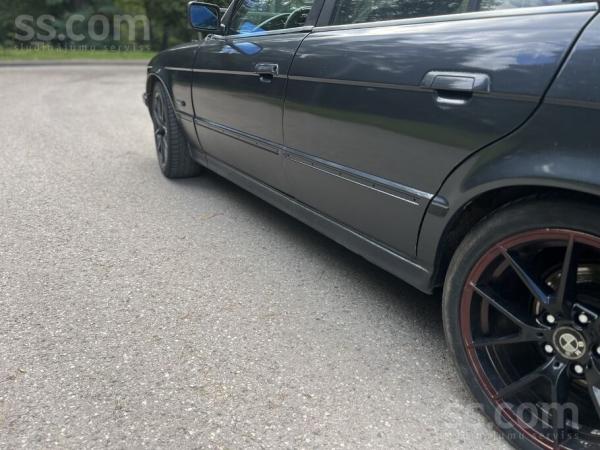 Grey BMW 525 1995 in Jelgava, with an engine capacity of 2.50 L and mileage of 298 thousand km for 4000 €, photo 6 on AUTOMOTO.COM.LV