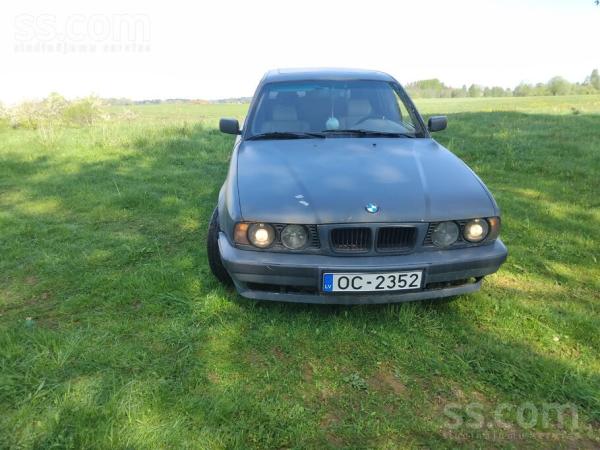 Серый БМВ 525 1996 в Айзкраукле, объемом двигателя 2.50 л и пробегом 362 тыс. км за 2450 €, фото 1 на AUTOMOTO.COM.LV