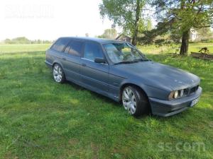 Pelēks BMW 525 1996 Aizkraukle, ar dzinēja tilpumu 2.50 L un nobraukumu 362 tūkst. km par 2450 €, foto 3 vietnē AUTOMOTO.COM.LV