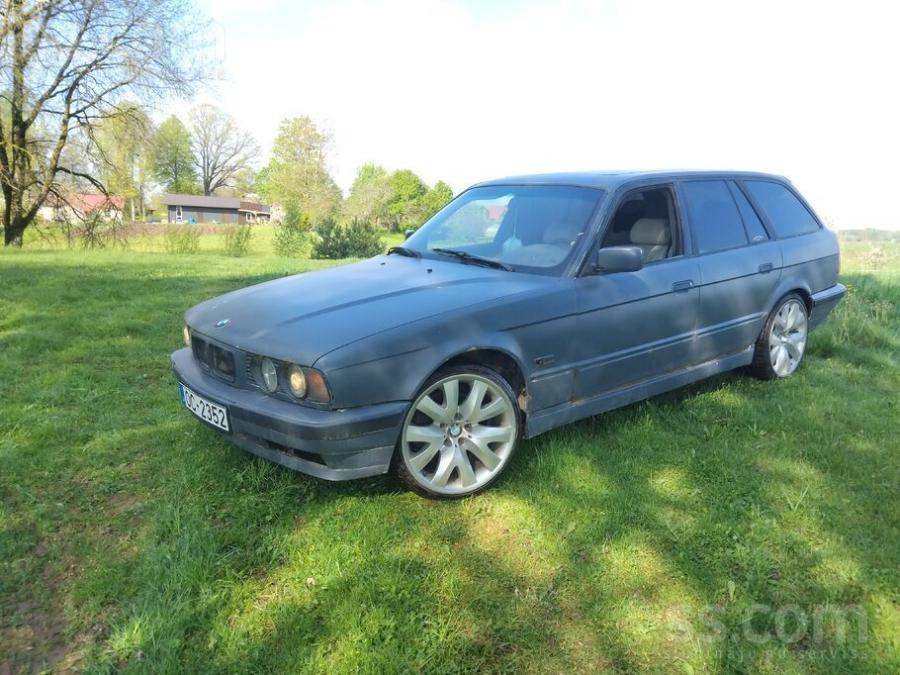 Pelēks BMW 525 1996 Aizkraukle, ar dzinēja tilpumu 2.50 L un nobraukumu 362 tūkst. km par 2450 €, foto 4 vietnē AUTOMOTO.COM.LV