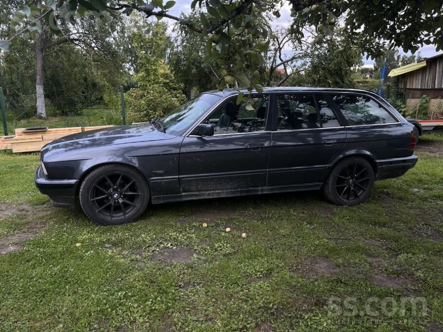 Серый БМВ 525 1996 в Елгава, объемом двигателя 2.50 л и пробегом 290 тыс. км за 7000 €, фото 4 на AUTOMOTO.COM.LV