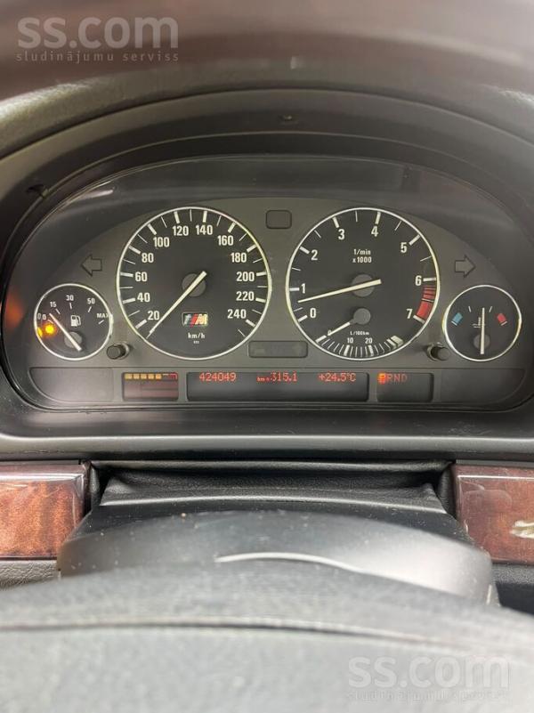 Pelēks BMW 525 2001 Ogre, ar dzinēja tilpumu 2.50 L un nobraukumu 424 tūkst. km par 1650 €, foto 8 vietnē AUTOMOTO.COM.LV