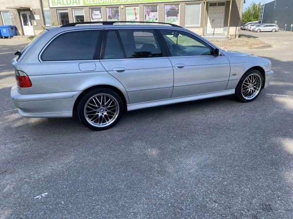 Pelēks BMW 525 2001 Alīta, ar dzinēja tilpumu 2.50 L un nobraukumu 470 tūkst. km par 2300 €, foto 4 vietnē AUTOMOTO.COM.LV