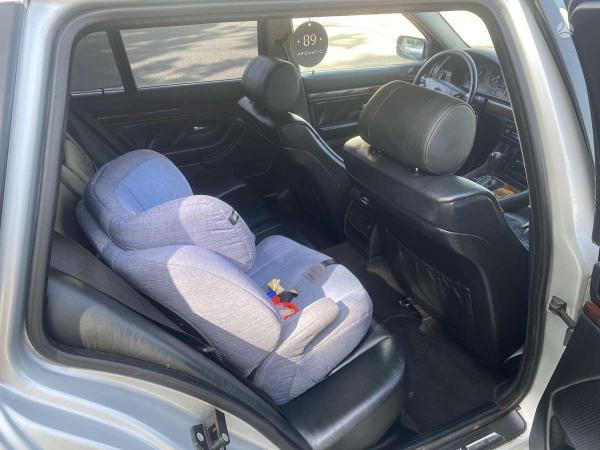 Pelēks BMW 525 2001 Alīta, ar dzinēja tilpumu 2.50 L un nobraukumu 470 tūkst. km par 2300 €, foto 7 vietnē AUTOMOTO.COM.LV
