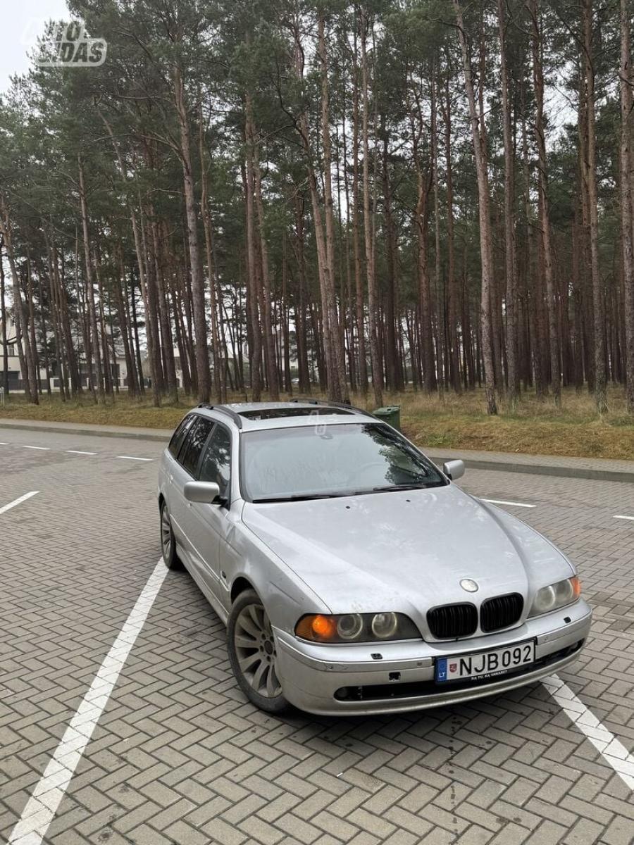Grey BMW 525 2002 in Palanga, with an engine capacity of 2.50 L and mileage of 446 thousand km for 1250 €, photo 1 on AUTOMOTO.COM.LV