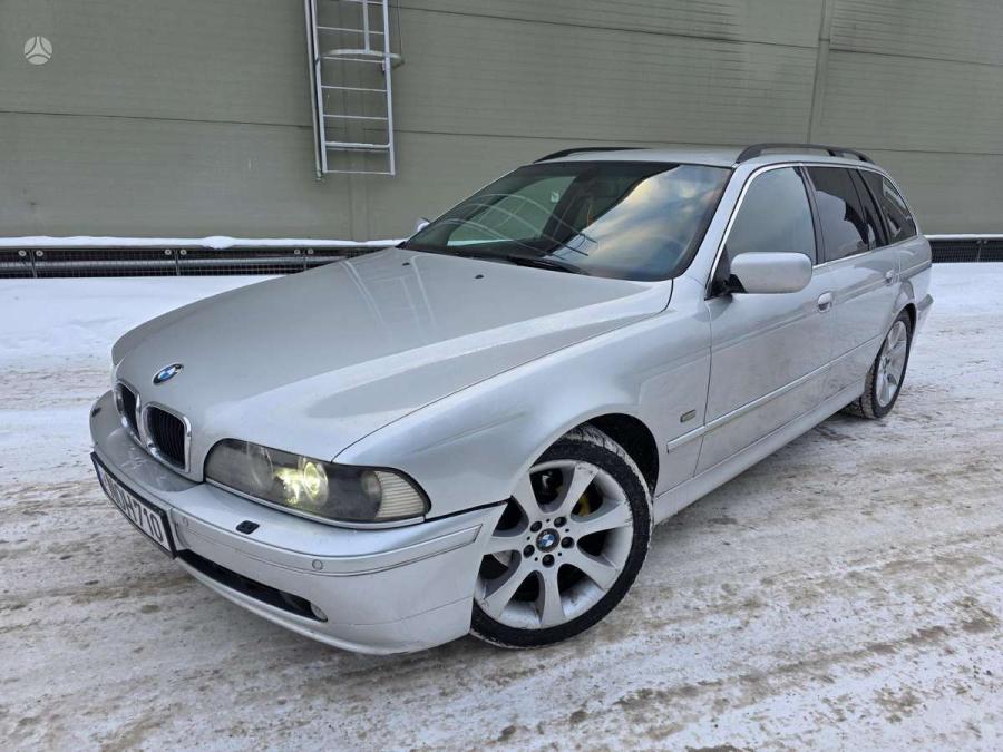 Pelēks BMW 525 2002 Šauļi, ar dzinēja tilpumu 2.50 L un nobraukumu 300 tūkst. km par 1850 €, foto 2 vietnē AUTOMOTO.COM.LV