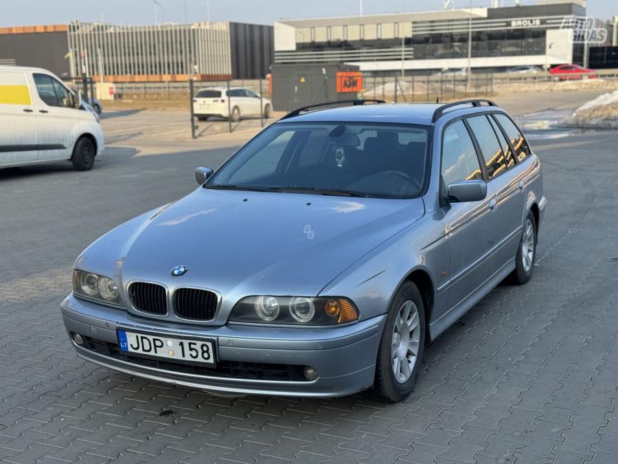 Grey BMW 525 2002 in Vilnius, with an engine capacity of 2.50 L and mileage of 292 thousand km for 1850 €, photo 1 on AUTOMOTO.COM.LV