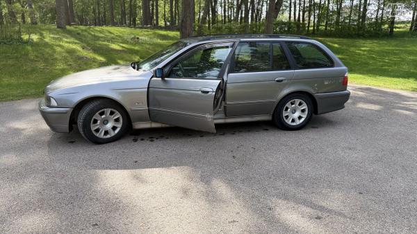 Grey BMW 525 2002 in Vilnius, with an engine capacity of 2.50 L and mileage of 388 thousand km for 1550 €, photo 3 on AUTOMOTO.COM.LV