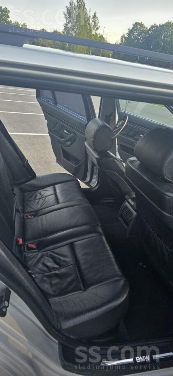 Pelēks BMW 525 2002 Valmiera, ar dzinēja tilpumu 2.50 L un nobraukumu 353 tūkst. km par 1200 €, foto 9 vietnē AUTOMOTO.COM.LV