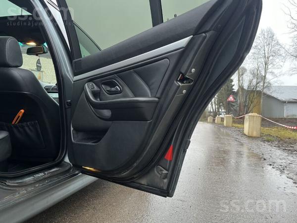 Pelēks BMW 525 2003 Valmiera, ar dzinēja tilpumu 2.50 L un nobraukumu 486 tūkst. km par 2500 €, foto 10 vietnē AUTOMOTO.COM.LV