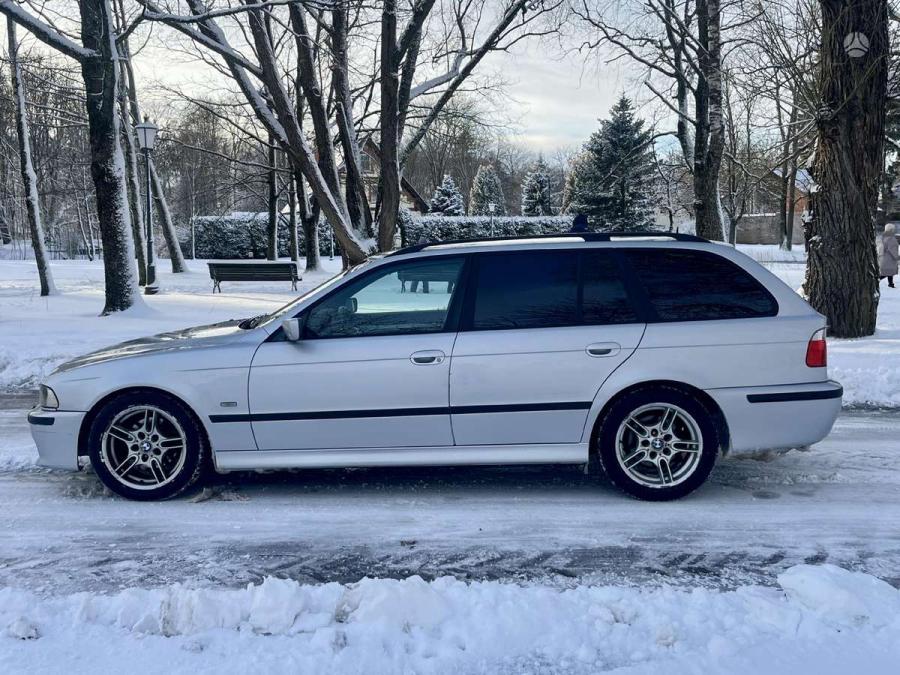Grey BMW 525 2003 in Silute, with an engine capacity of 2.50 L and mileage of 348 thousand km for 2199 €, photo 7 on AUTOMOTO.COM.LV