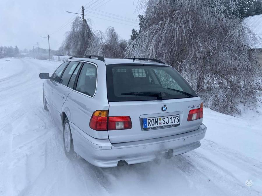 Grey BMW 525 2003 in Vilkaviskis, with an engine capacity of 2.50 L and mileage of 385 thousand km for 2450 €, photo 4 on AUTOMOTO.COM.LV