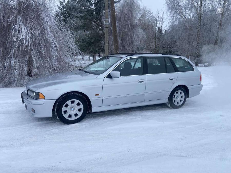 Grey BMW 525 2003 in Vilkaviskis, with an engine capacity of 2.50 L and mileage of 385 thousand km for 2450 €, photo 6 on AUTOMOTO.COM.LV