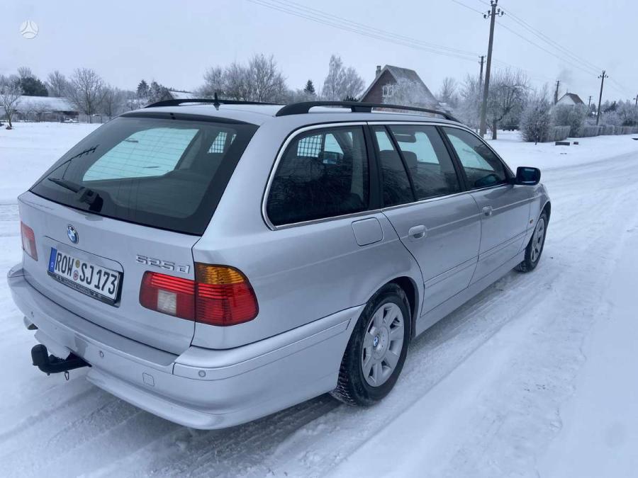 Grey BMW 525 2003 in Vilkaviskis, with an engine capacity of 2.50 L and mileage of 385 thousand km for 2450 €, photo 8 on AUTOMOTO.COM.LV
