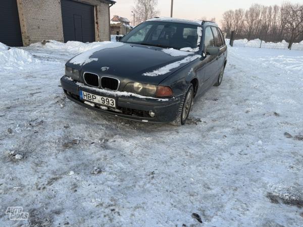 Pelēks BMW 525 2003 Klaipėda, ar dzinēja tilpumu 2.50 L un nobraukumu 355 tūkst. km par 950 €, foto 1 vietnē AUTOMOTO.COM.LV