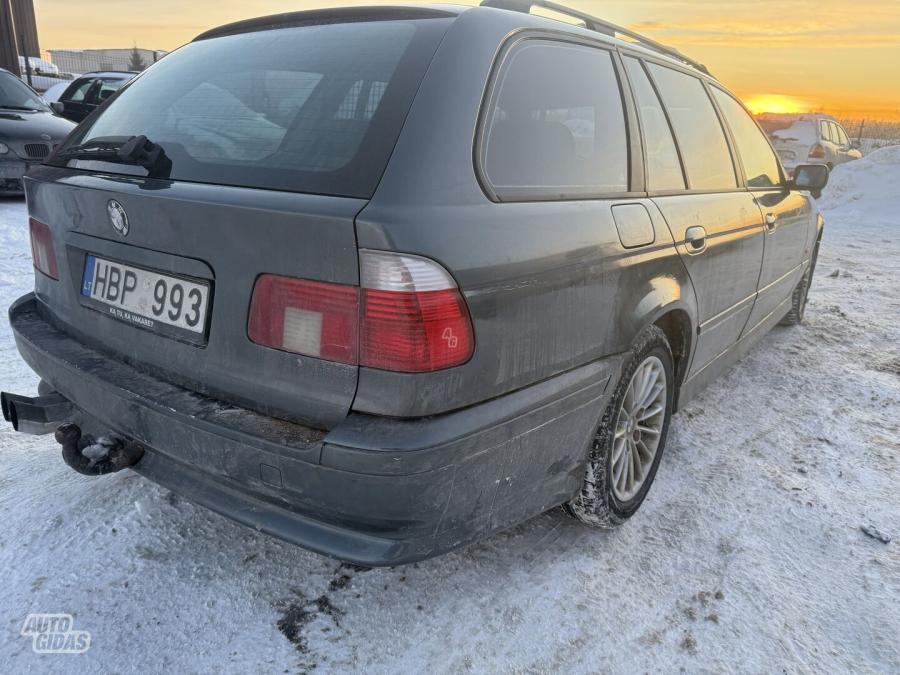 Grey BMW 525 2003 in Klaipeda, with an engine capacity of 2.50 L and mileage of 355 thousand km for 950 €, photo 6 on AUTOMOTO.COM.LV