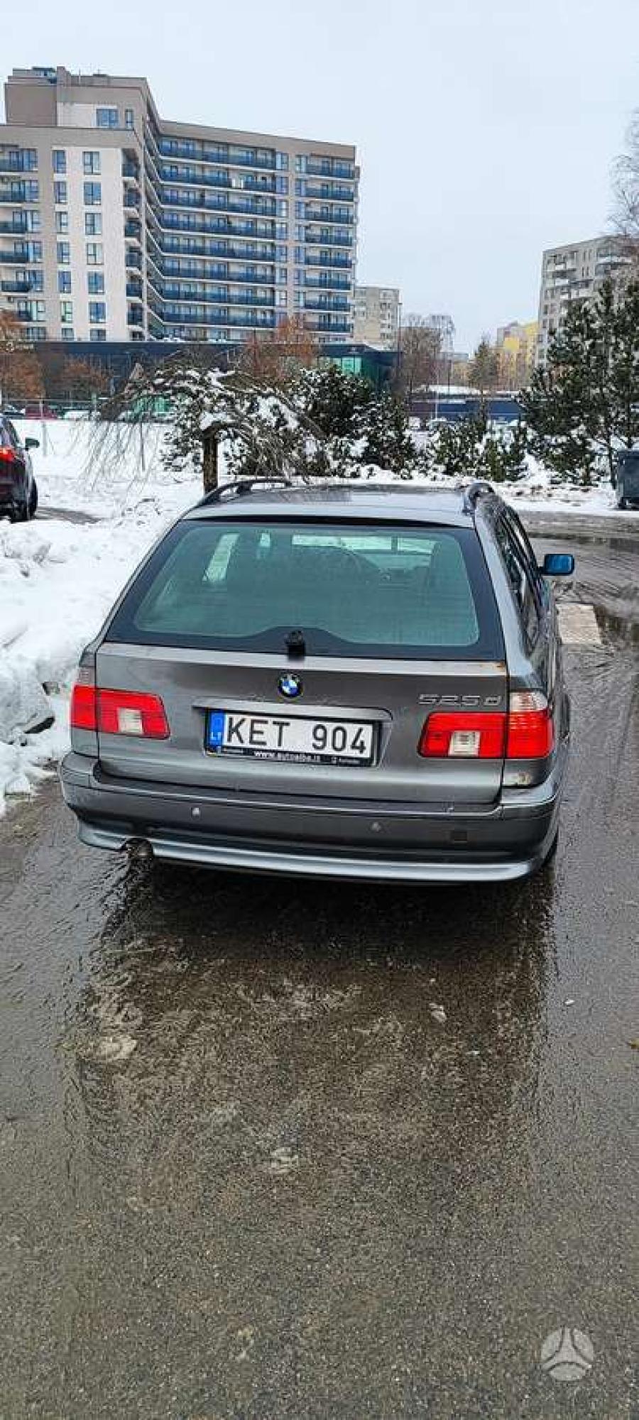 Grey BMW 525 2003 in Vilnius, with an engine capacity of 0.00 L and mileage of 380 thousand km for 900 €, photo 3 on AUTOMOTO.COM.LV