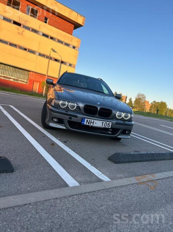 Pelēks BMW 525 2003 Valmiera, ar dzinēja tilpumu 2.50 L un nobraukumu 334 tūkst. km par 2100 €, foto 1 vietnē AUTOMOTO.COM.LV