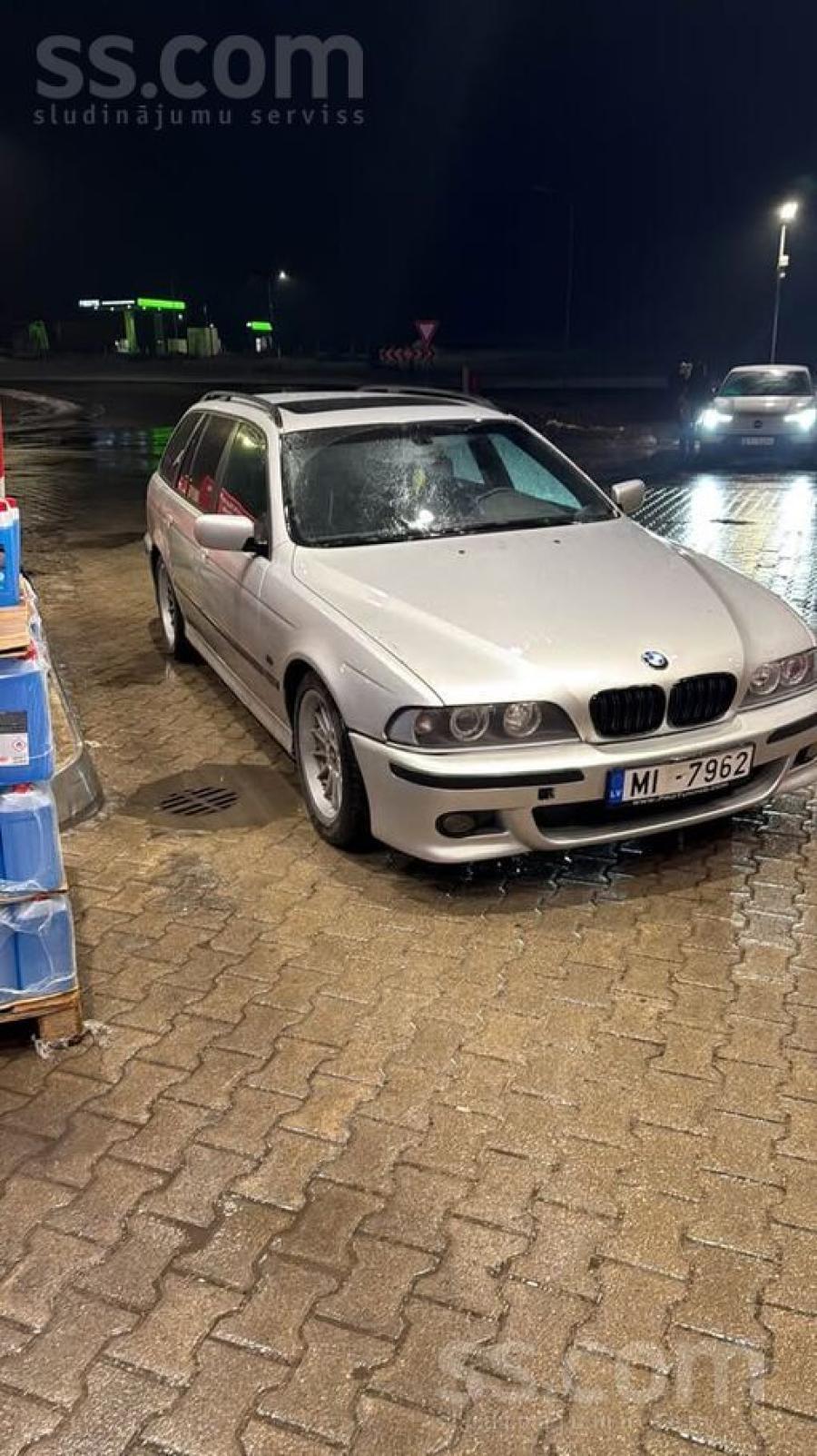 Pelēks BMW 525 2003 Rīga, ar dzinēja tilpumu 2.50 L un nobraukumu 375 tūkst. km par 2600 €, foto 1 vietnē AUTOMOTO.COM.LV