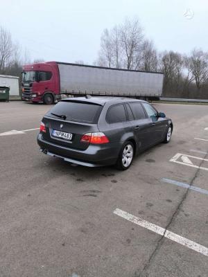 Pelēks BMW 525 2004 Elektrėnai, ar dzinēja tilpumu 2.50 L un nobraukumu 446 tūkst. km par 2250 €, foto 4 vietnē AUTOMOTO.COM.LV