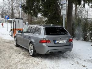 Grey BMW 525 2004 in Riga, with an engine capacity of 2.50 L and mileage of 475 thousand km for 4700 €, photo 4 on AUTOMOTO.COM.LV