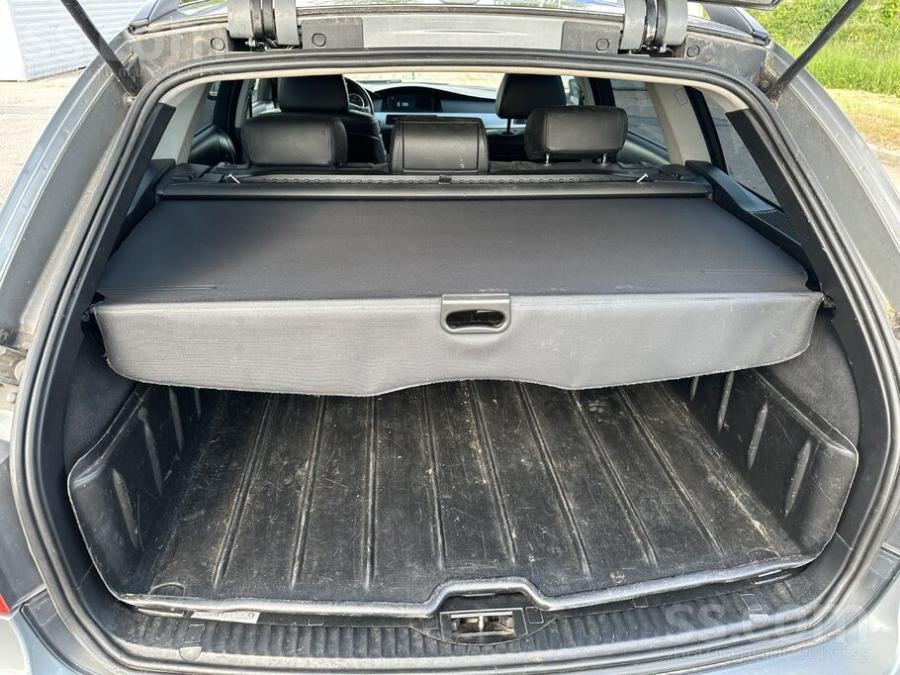 Grey BMW 525 2004 in Jelgava, with an engine capacity of 2.50 L and mileage of 0 thousand km for 3550 €, photo 14 on AUTOMOTO.COM.LV