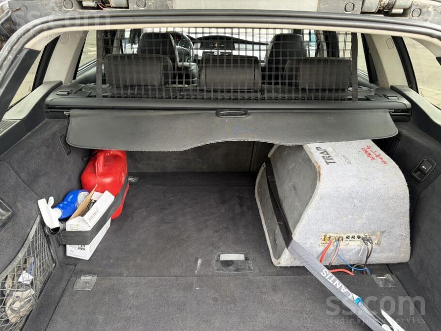 Grey BMW 525 2004 in Riga, with an engine capacity of 2.50 L and mileage of 0 thousand km for 3990 €, photo 14 on AUTOMOTO.COM.LV