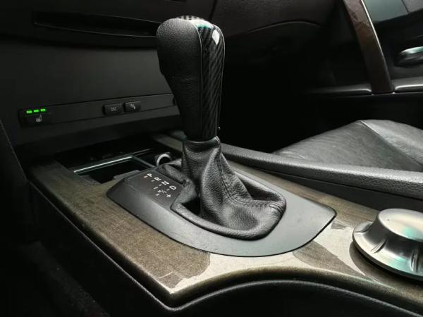Pelēks BMW 525 2004 Rīga, ar dzinēja tilpumu 2.50 L un nobraukumu 293 tūkst. km par 3290 €, foto 8 vietnē AUTOMOTO.COM.LV
