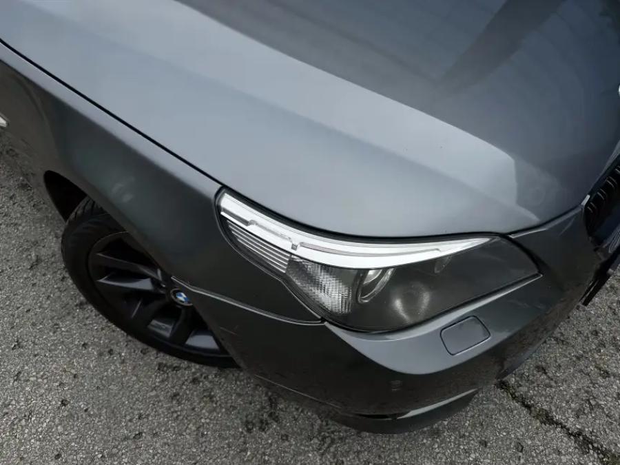 Grey BMW 525 2004 in Riga, with an engine capacity of 2.50 L and mileage of 293 thousand km for 3290 €, photo 13 on AUTOMOTO.COM.LV