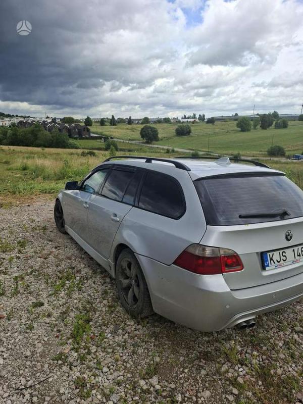 Pelēks BMW 525 2004 Viļņa, ar dzinēja tilpumu 2.50 L un nobraukumu 0 tūkst. km par 2000 €, foto 3 vietnē AUTOMOTO.COM.LV