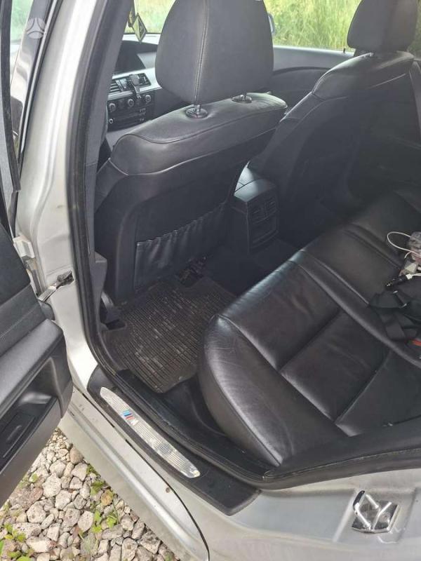 Pelēks BMW 525 2004 Viļņa, ar dzinēja tilpumu 2.50 L un nobraukumu 0 tūkst. km par 2000 €, foto 7 vietnē AUTOMOTO.COM.LV