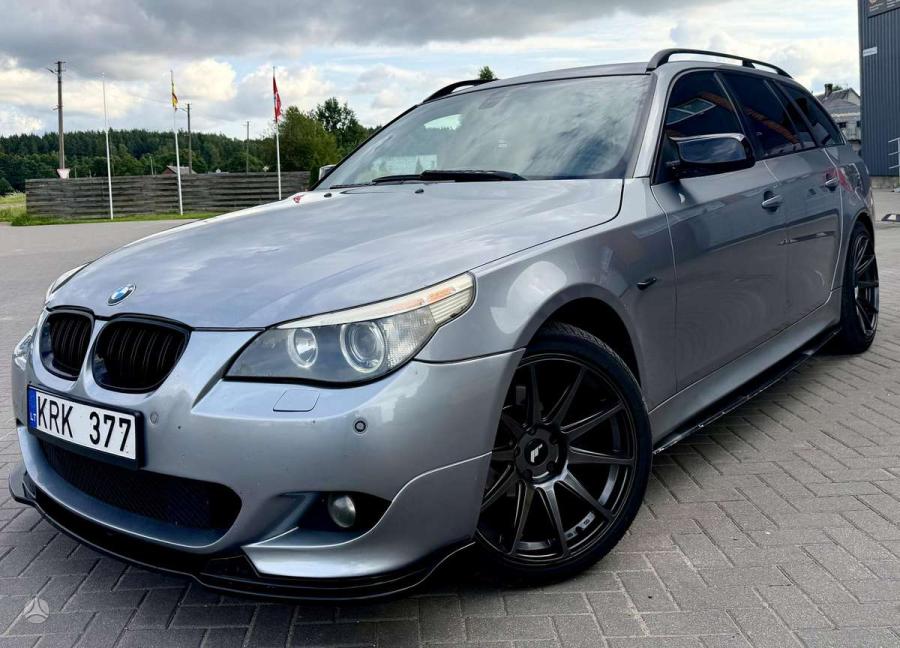 Grey BMW 525 2004 in Kaunas, with an engine capacity of 0.00 L and mileage of 383 thousand km for 3800 €, photo 1 on AUTOMOTO.COM.LV