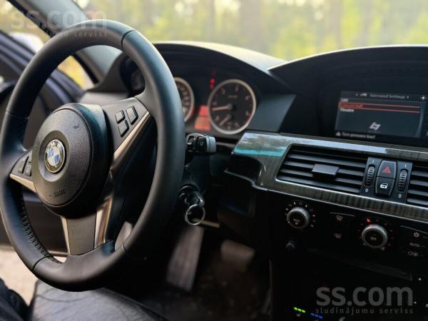 Pelēks BMW 525 2004 Rīga, ar dzinēja tilpumu 2.50 L un nobraukumu 310 tūkst. km par 3590 €, foto 5 vietnē AUTOMOTO.COM.LV