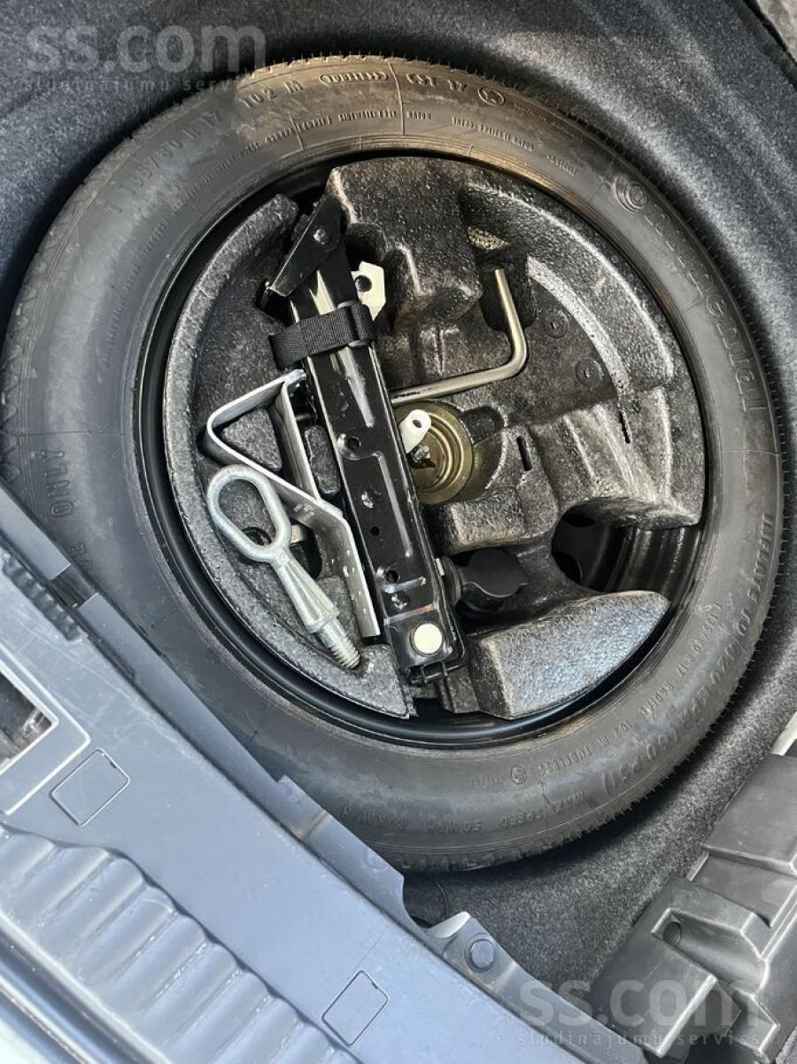 Pelēks BMW 525 2004 Ogre, ar dzinēja tilpumu 2.50 L un nobraukumu 320 tūkst. km par 6150 €, foto 14 vietnē AUTOMOTO.COM.LV
