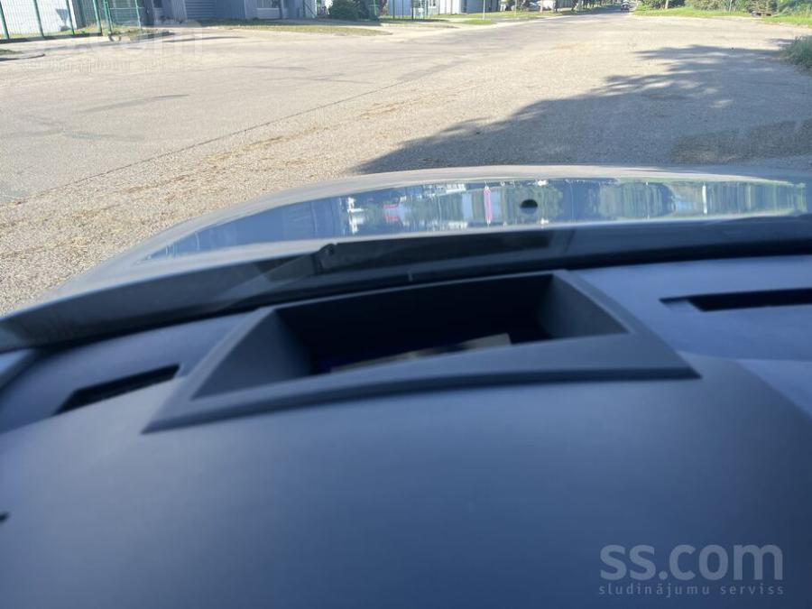 Pelēks BMW 525 2004 Ogre, ar dzinēja tilpumu 2.50 L un nobraukumu 320 tūkst. km par 6150 €, foto 17 vietnē AUTOMOTO.COM.LV