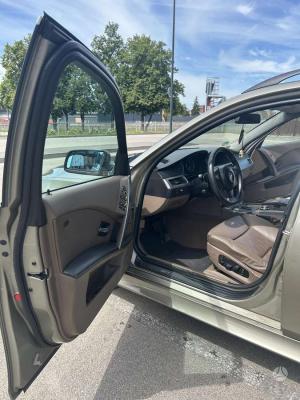 Pelēks BMW 525 2004 Marijampole, ar dzinēja tilpumu 2.50 L un nobraukumu 317 tūkst. km par 3600 €, foto 4 vietnē AUTOMOTO.COM.LV