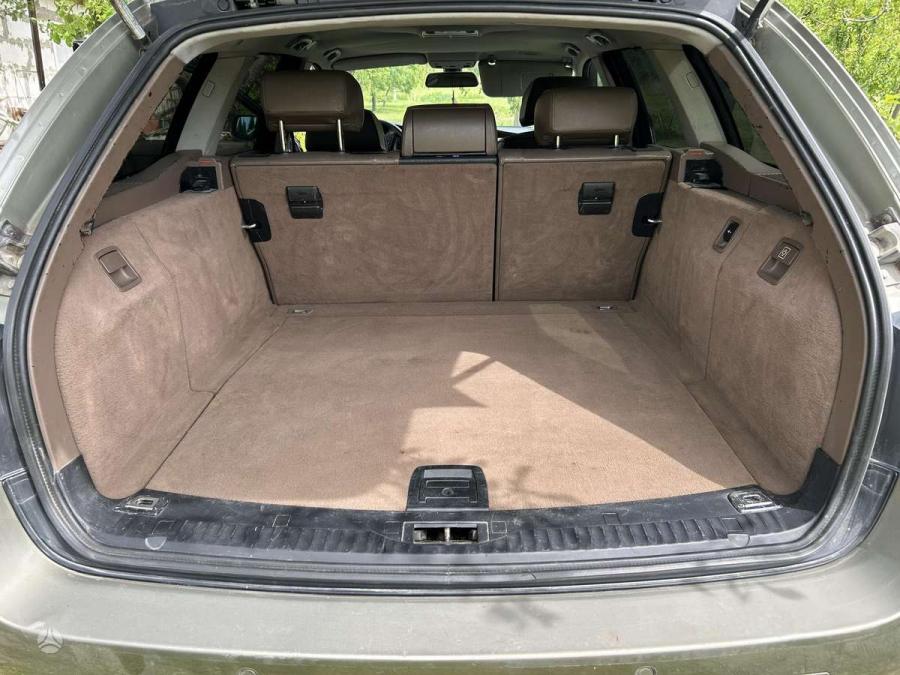 Pelēks BMW 525 2004 Marijampole, ar dzinēja tilpumu 2.50 L un nobraukumu 317 tūkst. km par 3600 €, foto 12 vietnē AUTOMOTO.COM.LV