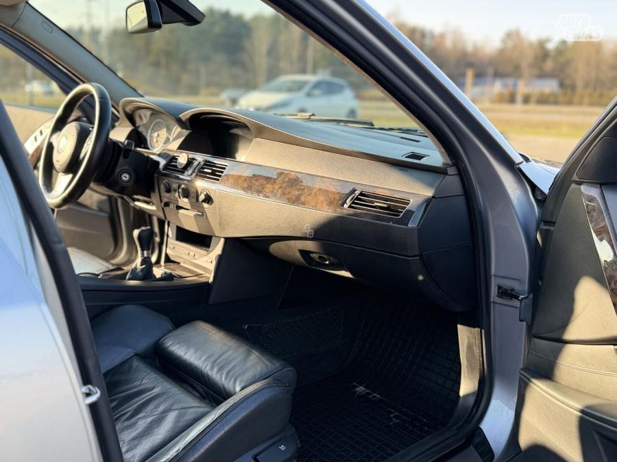 Pelēks BMW 525 2004 Kauņa, ar dzinēja tilpumu 2.50 L un nobraukumu 415 tūkst. km par 2800 €, foto 10 vietnē AUTOMOTO.COM.LV
