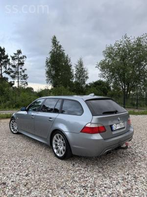 Grey BMW 525 2005 in Tukums, with an engine capacity of 2.50 L and mileage of 347 thousand km for 2999 €, photo 3 on AUTOMOTO.COM.LV