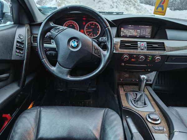 Pelēks BMW 525 2005 Alīta, ar dzinēja tilpumu 2.50 L un nobraukumu 410 tūkst. km par 3300 €, foto 5 vietnē AUTOMOTO.COM.LV