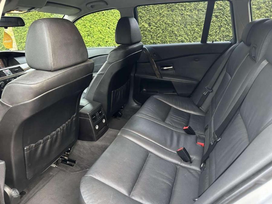 Pelēks BMW 525 2005 Alīta, ar dzinēja tilpumu 2.50 L un nobraukumu 410 tūkst. km par 3300 €, foto 16 vietnē AUTOMOTO.COM.LV
